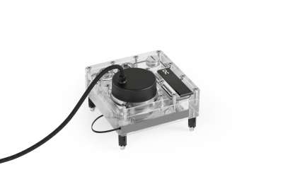 Water cooling for computers and servers directly from Alphacool